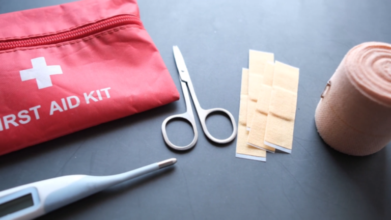 How to Treat a Burn on Hand From Hot Pan - Using Household Things